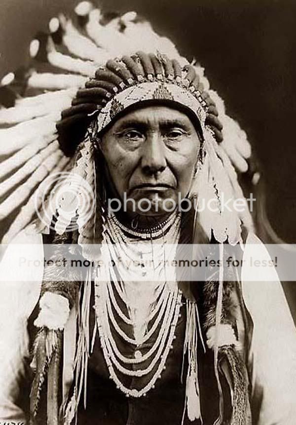 Indian Chief With War Bonnet Image - Indian Chief With War Bonnet ...